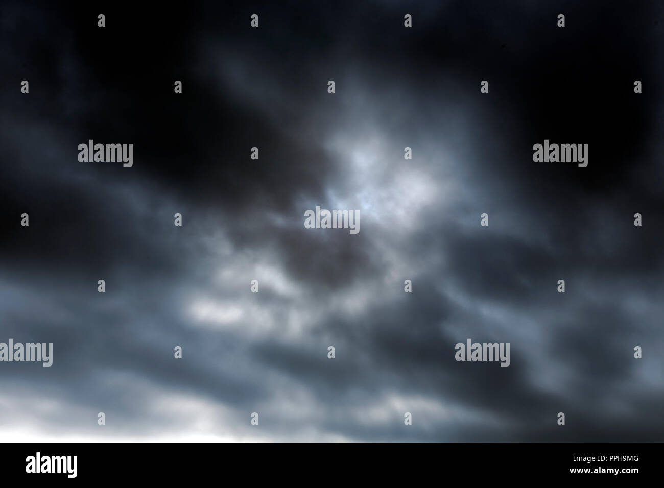Overcast full moon night sky Stock Photo - Alamy
