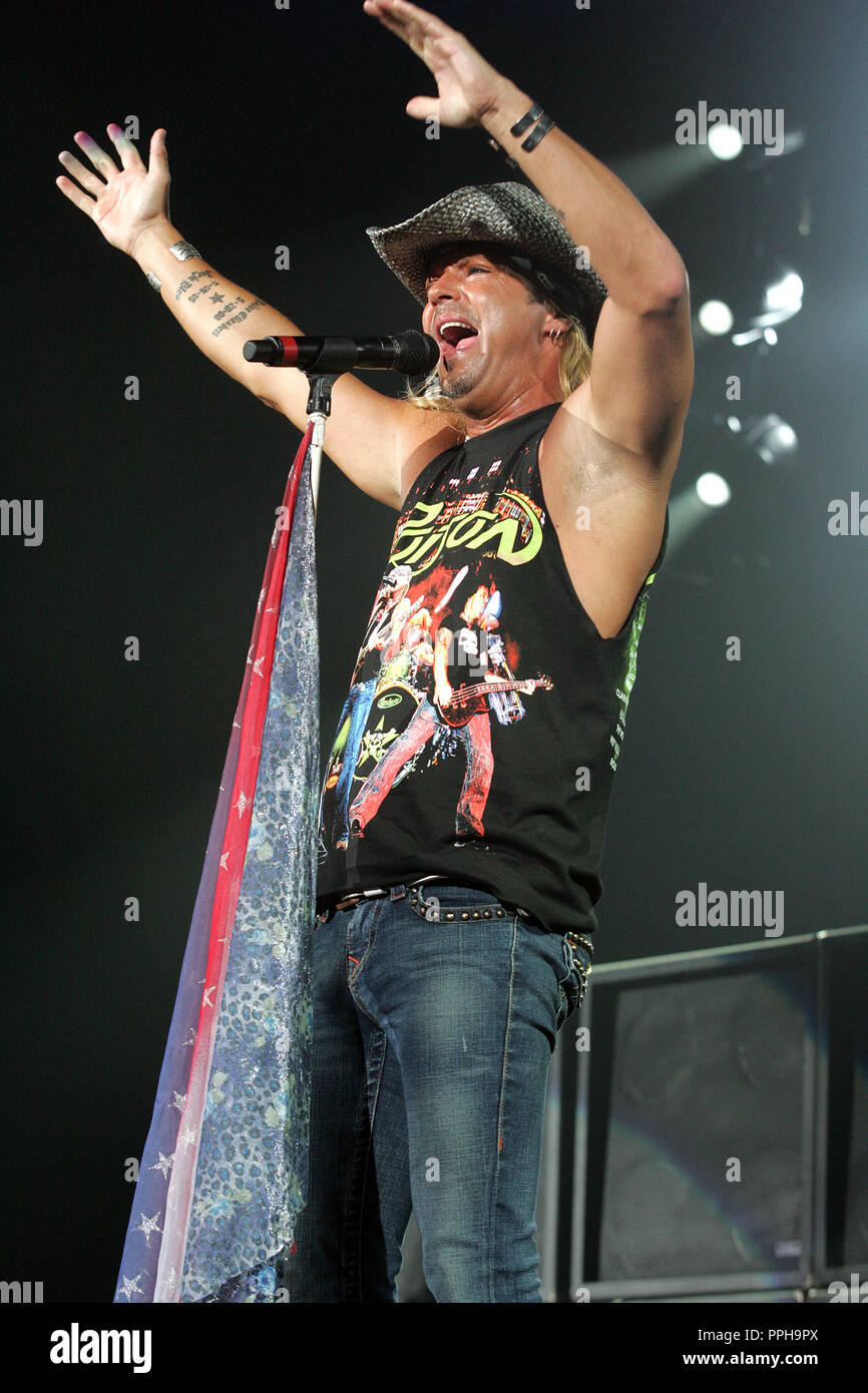 Bret michaels poison hi-res stock photography and images - Alamy