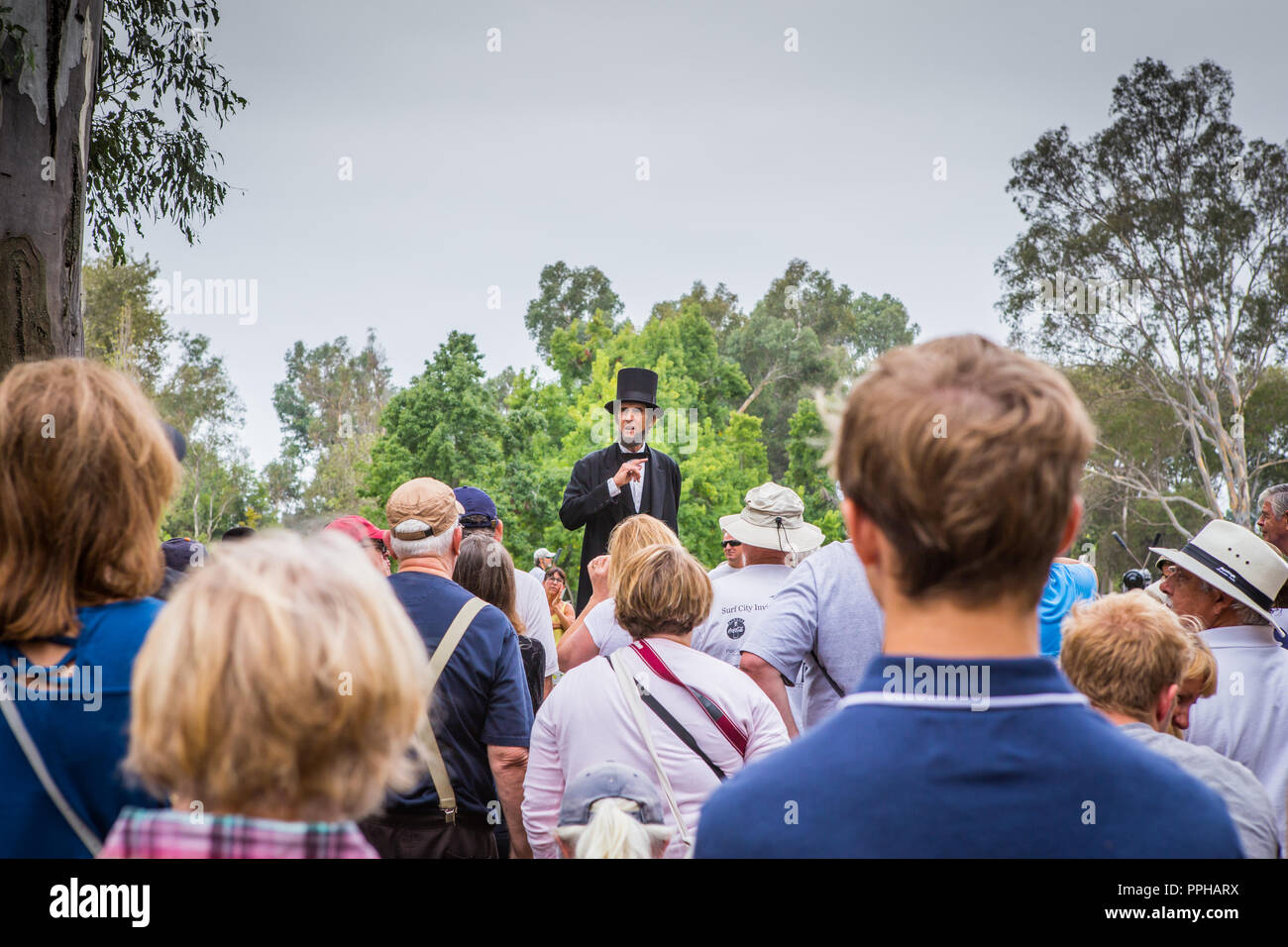 An actor playing Abraham Lincoln gives the Gettysburg Address to a ...
