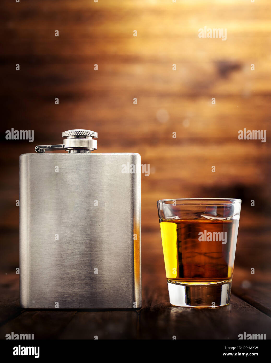 Whiskey barrel glass hi-res stock photography and images - Alamy