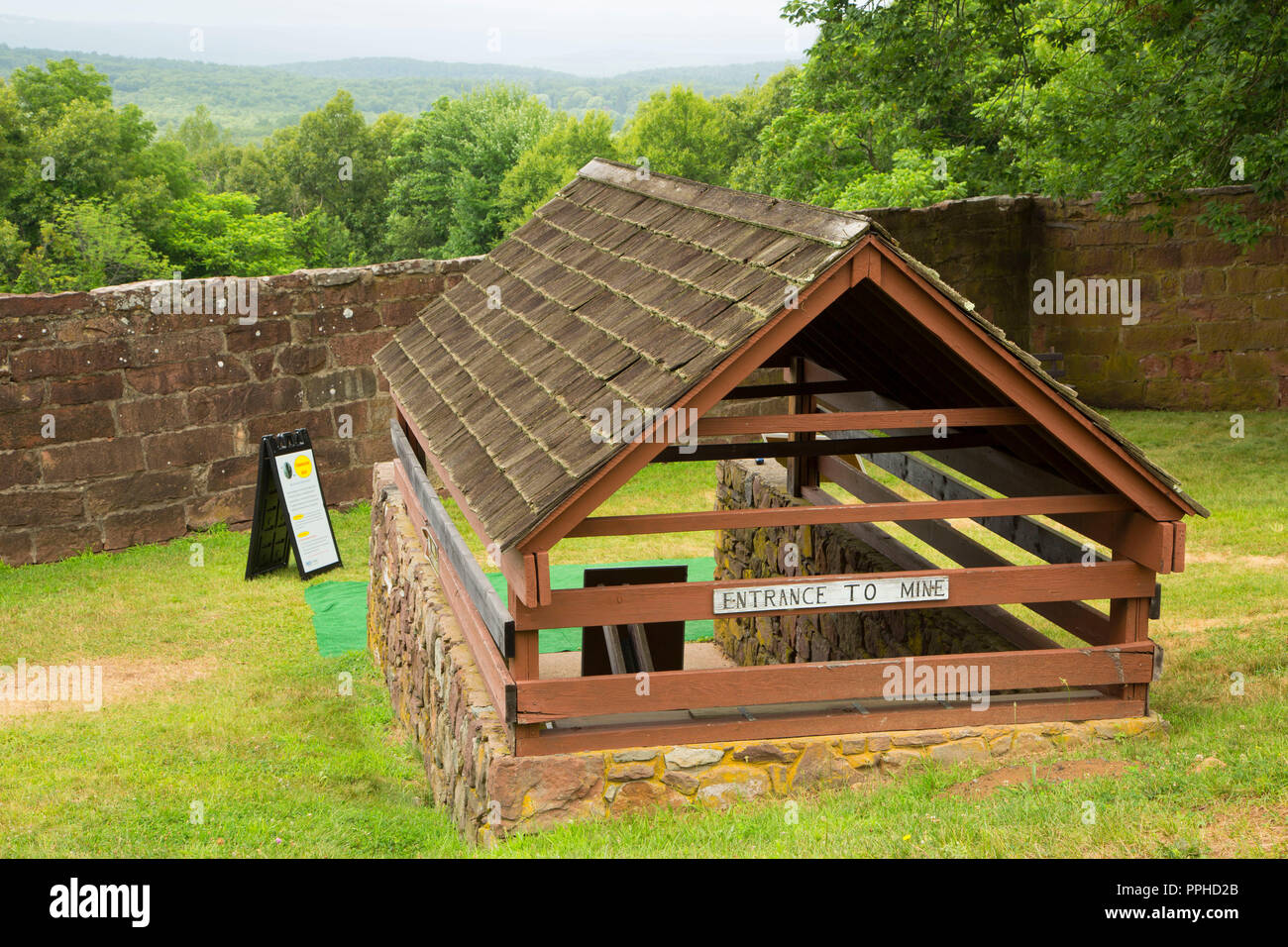 Old newgate prison hi-res stock photography and images - Alamy