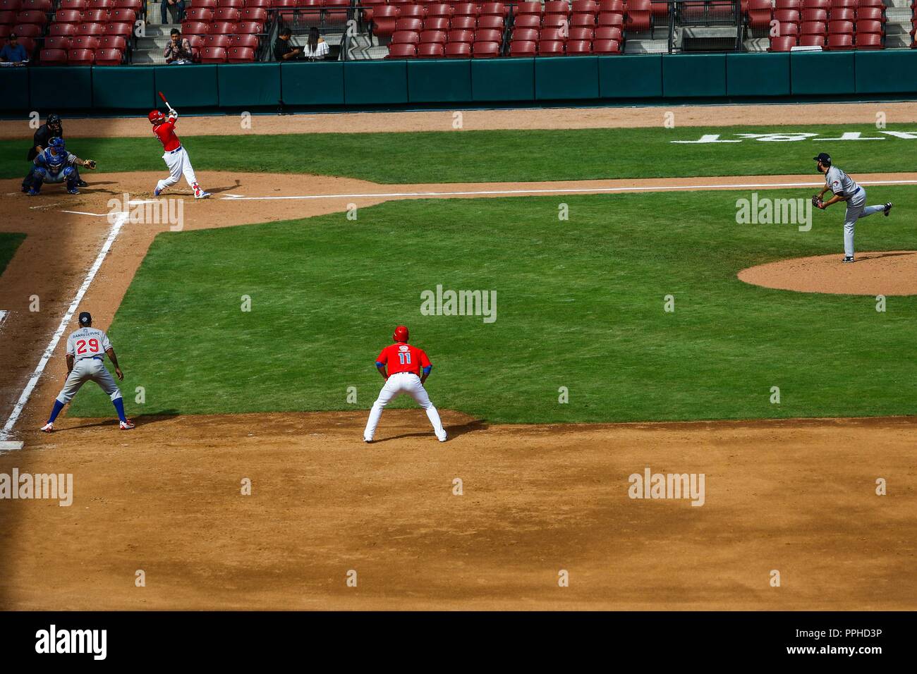 Diamante de terreno de juego, durante el partido de beisbol de la Serie ...