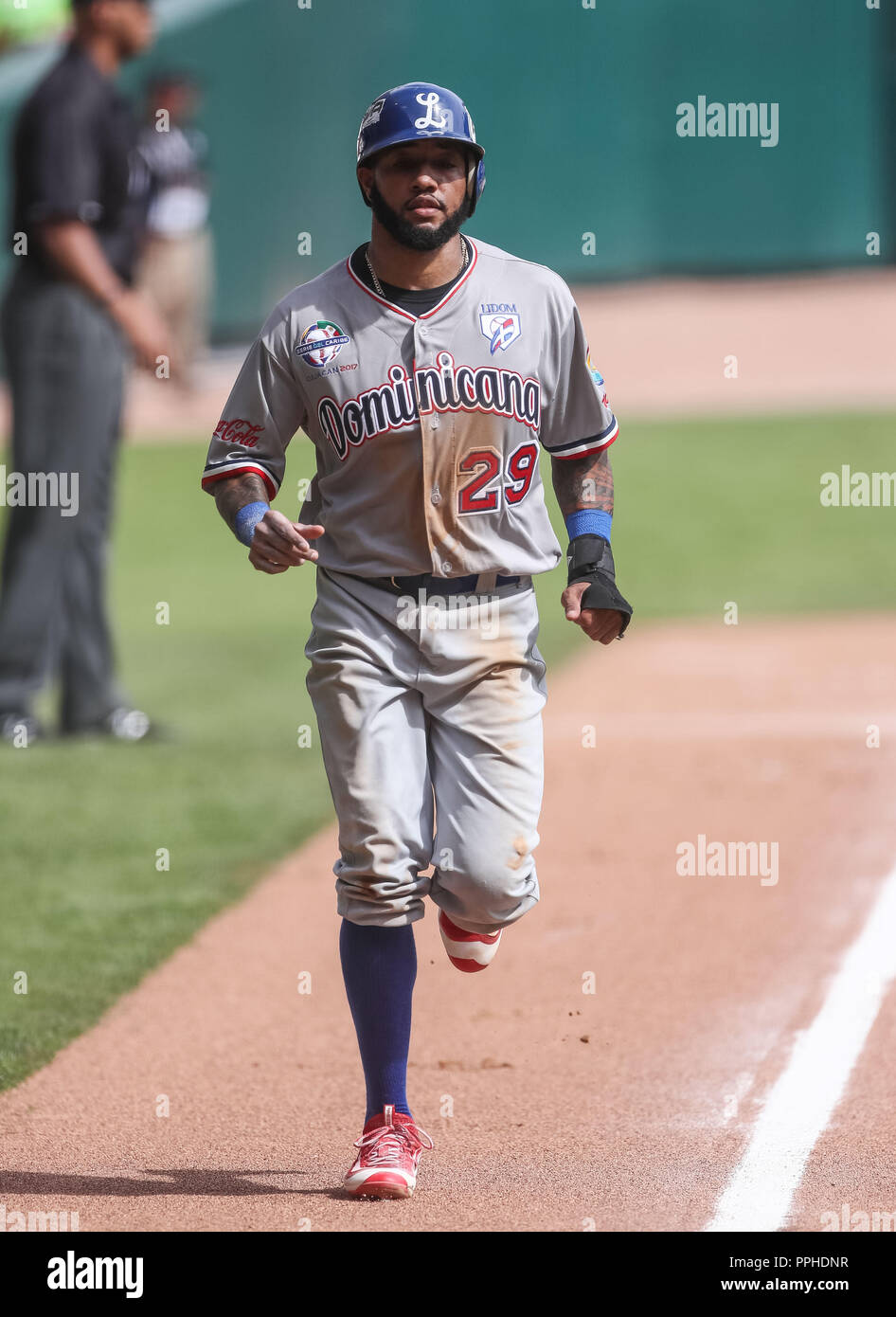 Ronny Rodriguez de Dominiacana , durante el partido de beisbol de la ...