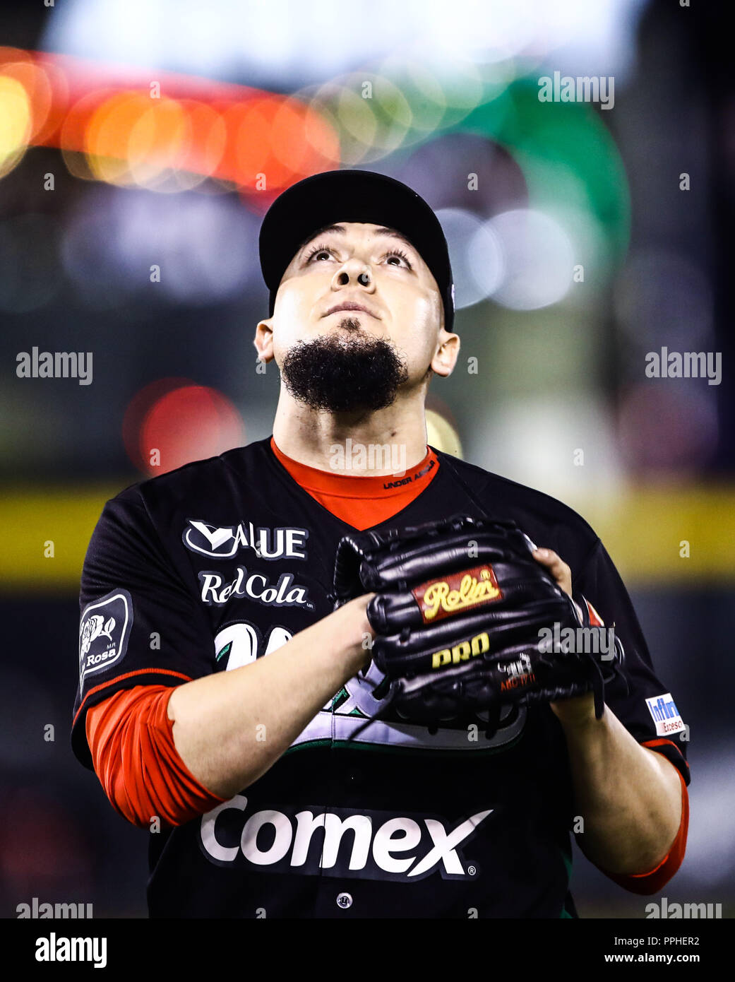 Aldo Montes pitcher relevo. Mexico pierde 5 carreras 4 , durante el ...