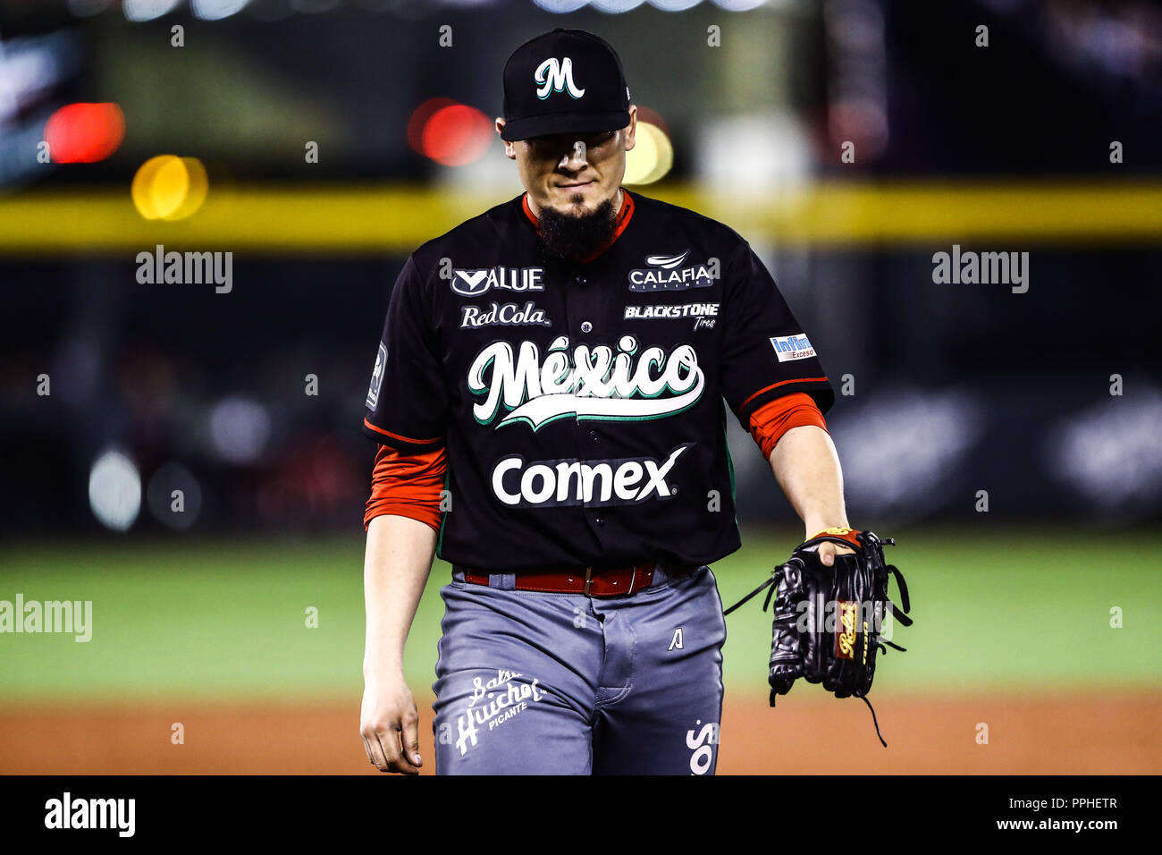 Aldo Montes pitcher relevo. Mexico pierde 5 carreras 4 , durante el ...