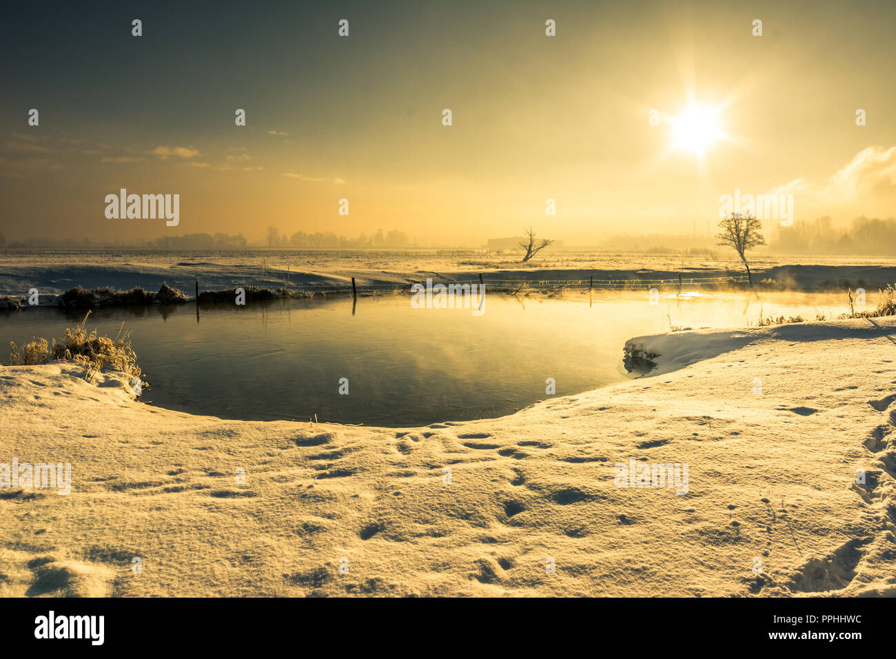 Morning sun reflection hi-res stock photography and images - Alamy