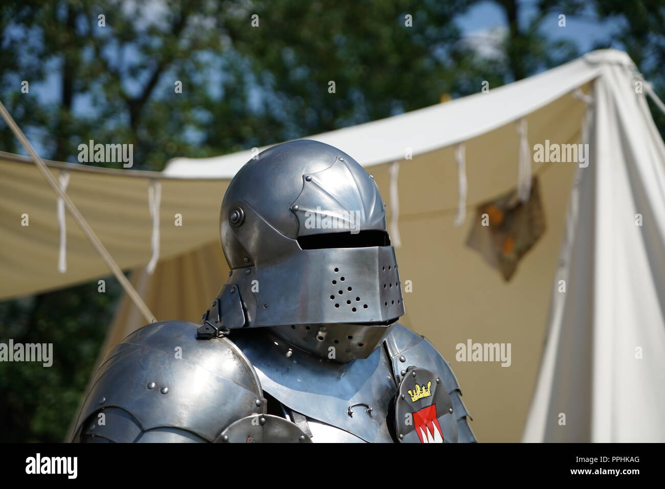 Hand forged iron chain hi-res stock photography and images - Alamy
