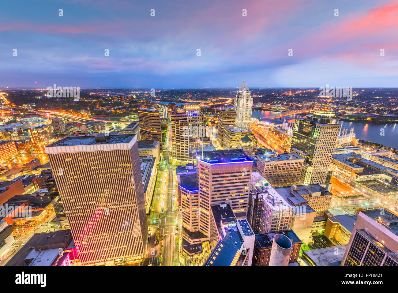 Cincinnati, Ohio, USA skyline from above at dusk Stock Photo - Alamy