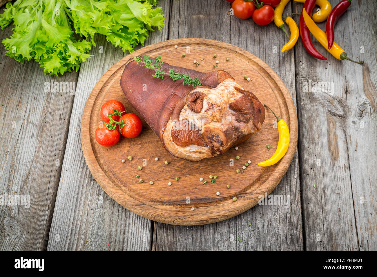 Ham hock pulled hi-res stock photography and images - Alamy