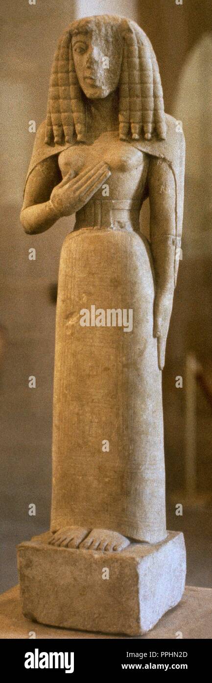 Lady of Auxerre (Kore of Auxerre). Archaic Greek goddess (c. 650-625 BC ...