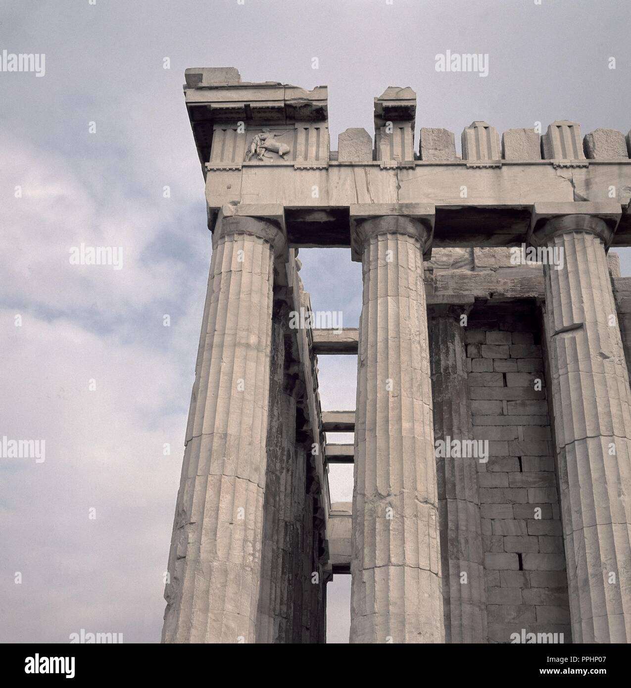 DETALLE DEL PARTENON - TEMPLO DORICO CONSTRUIDO EN LA ACROPOLIS DE ...