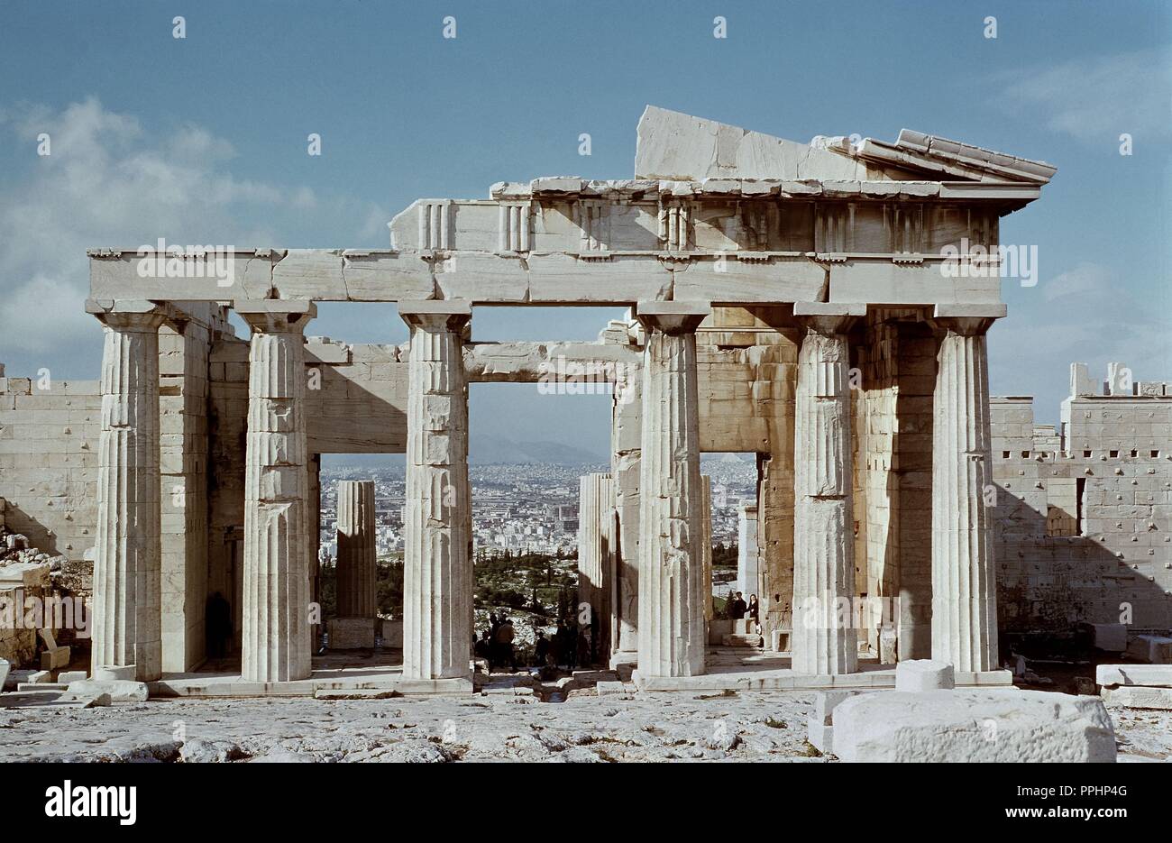 PROPILEOS DE LA ACROPOLIS DE ATENAS - EDIFICIO CONSTRUIDO ENTRE LOS ...