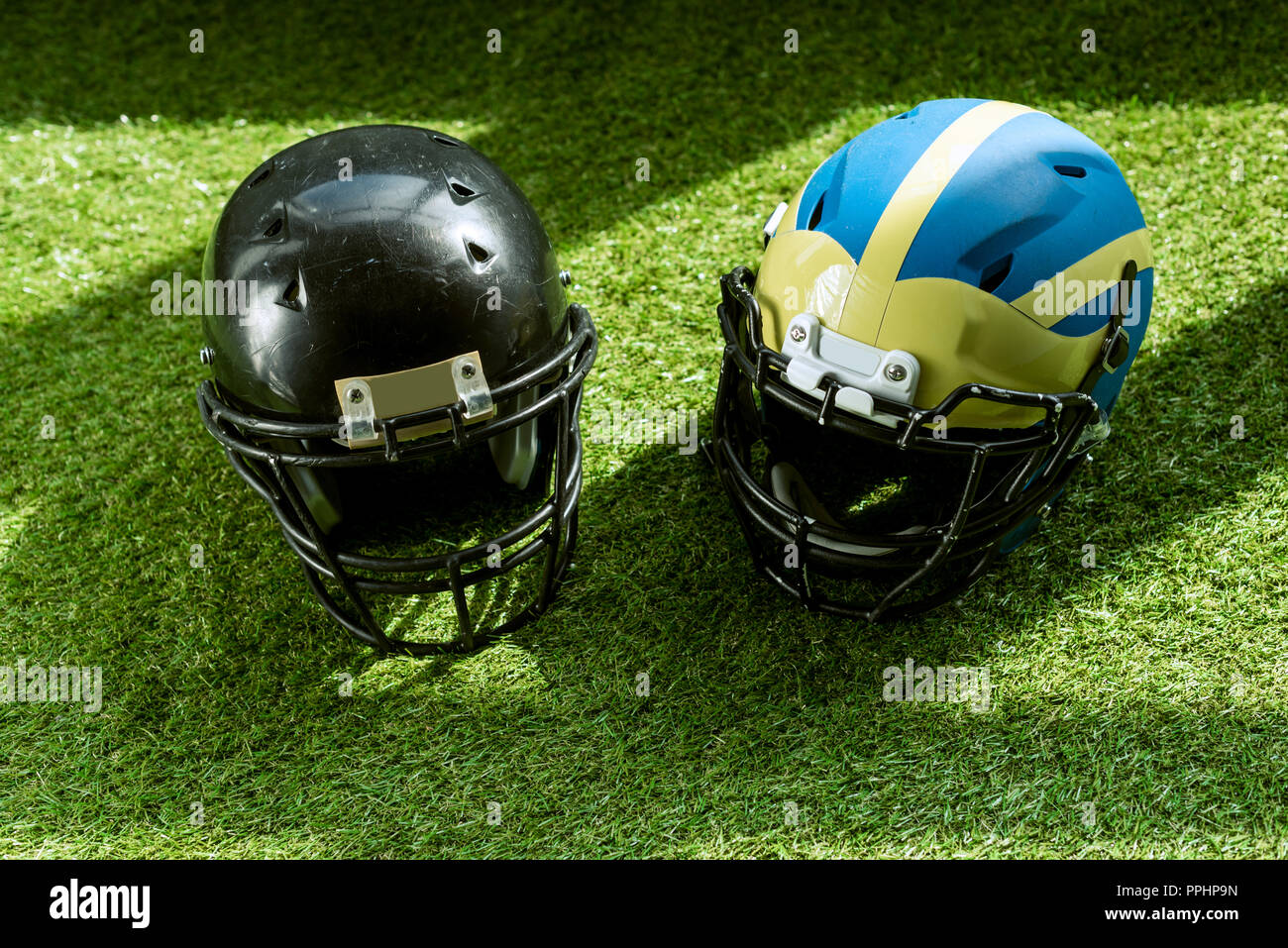 American football field top view hi-res stock photography and images ...