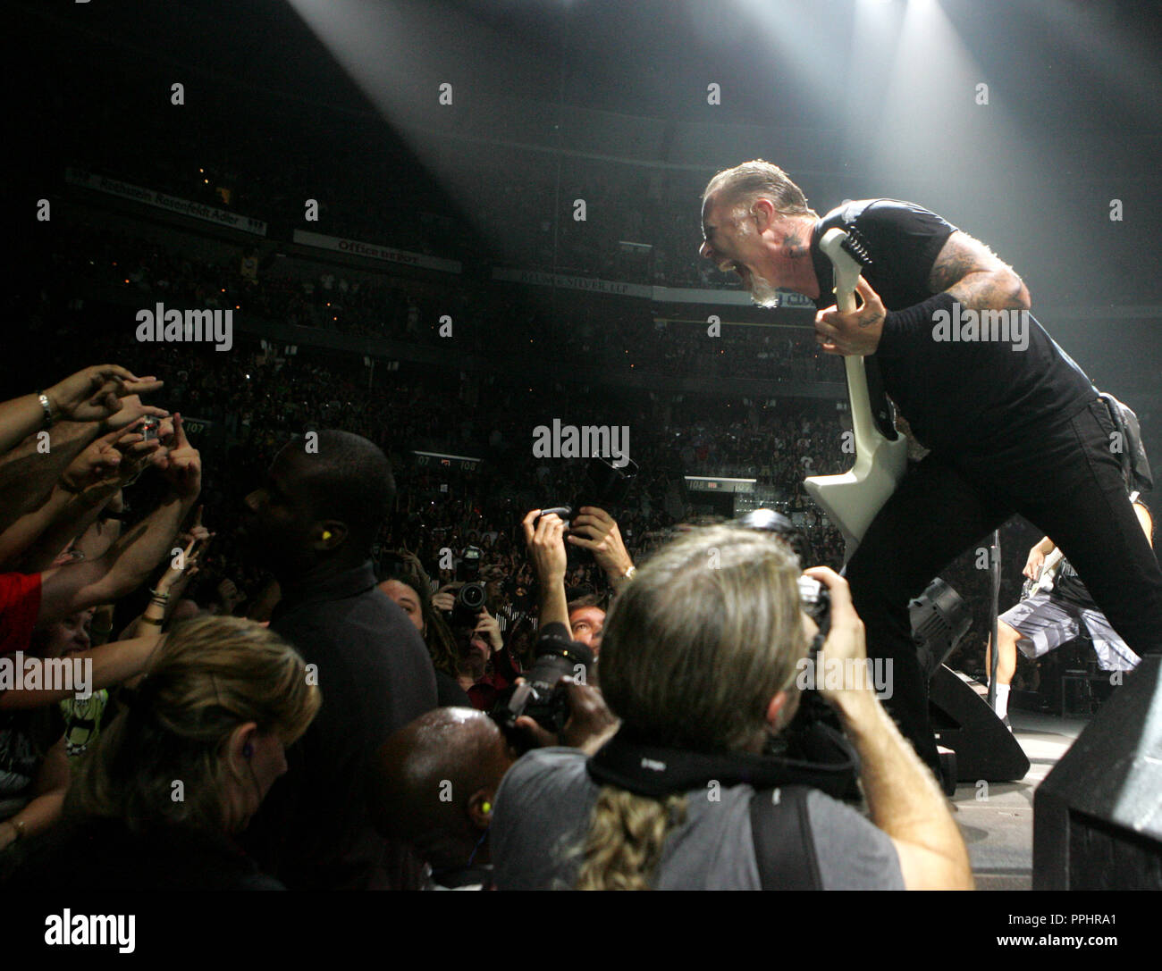 James hetfield metallica concert hi-res stock photography and images ...