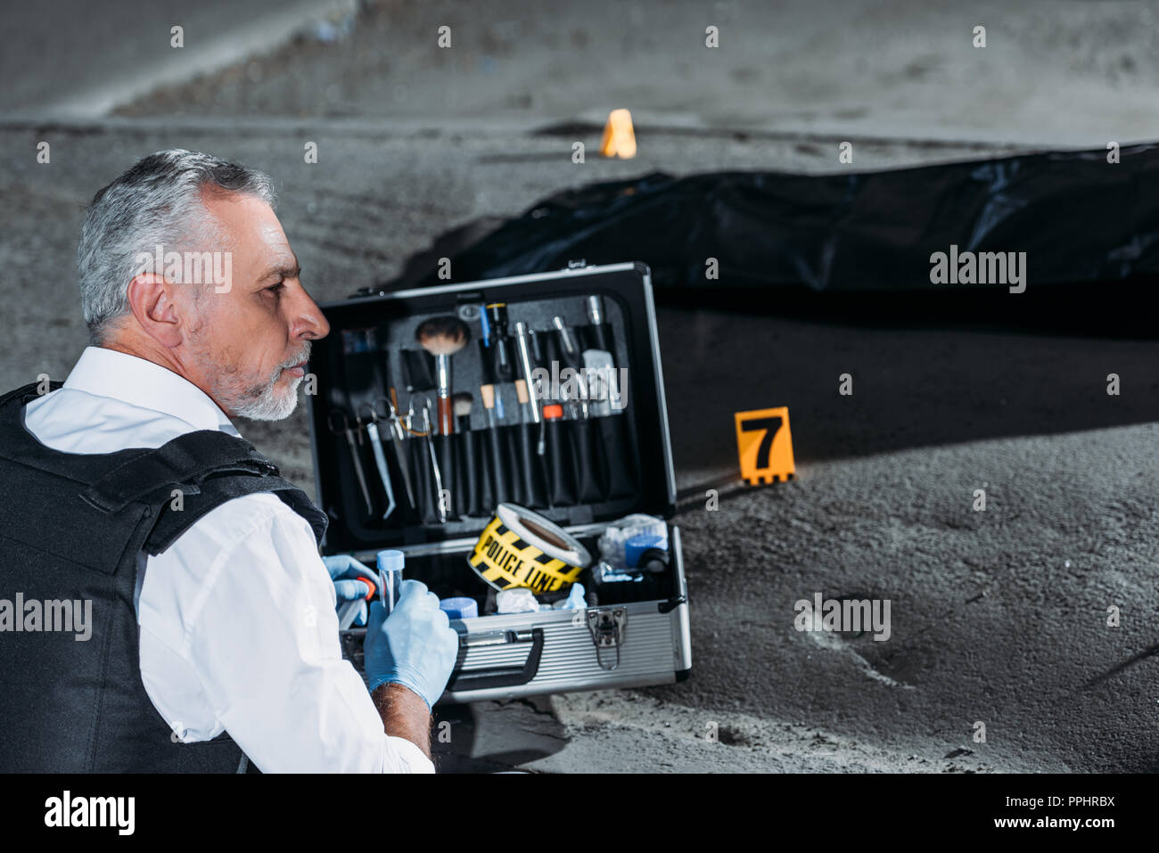 Crime scene tools hi-res stock photography and images - Alamy