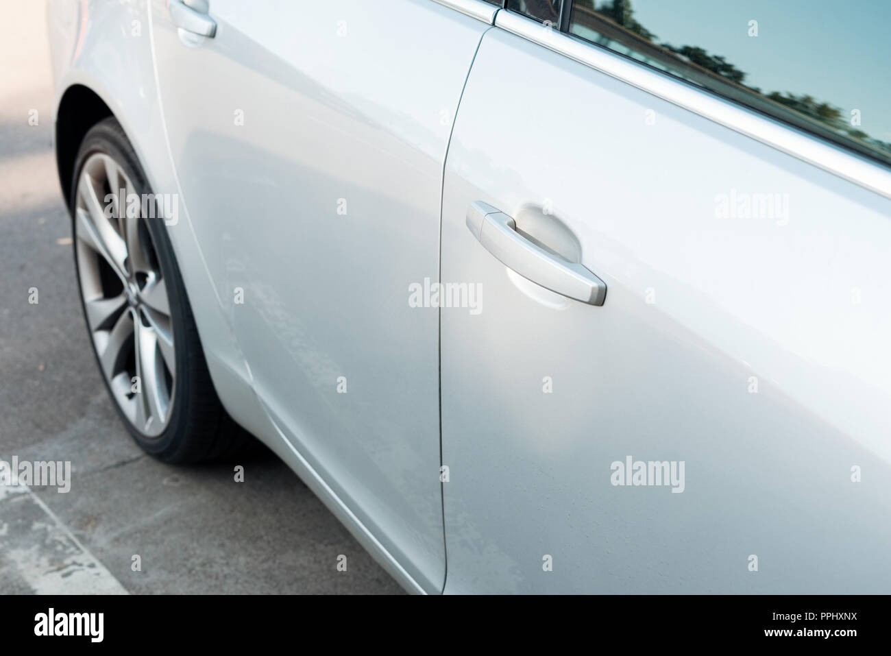 detail of parked shiny white car, transport background Stock Photo - Alamy