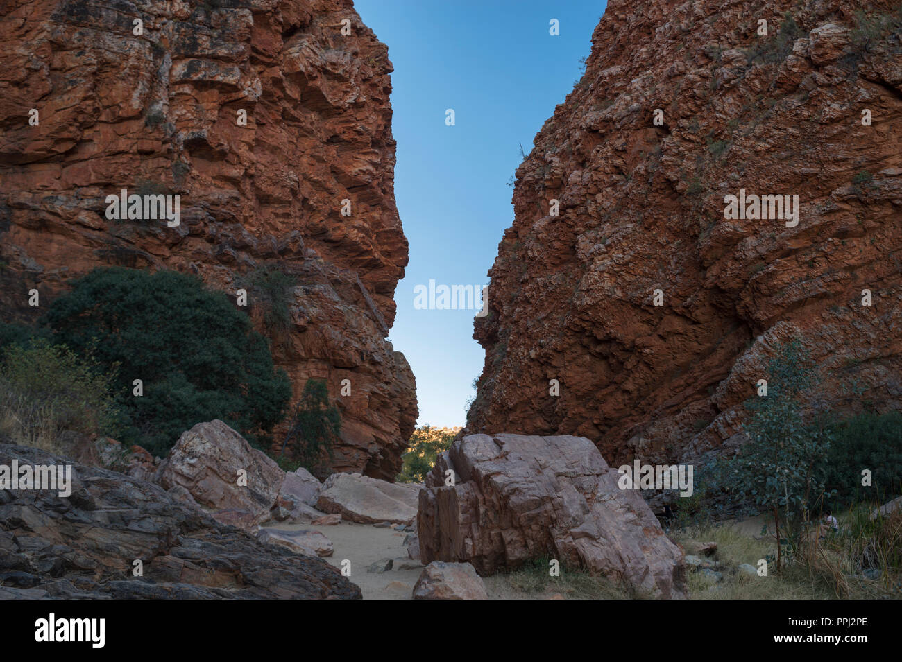 Simpson's Gap, West Macdonnell Ranges, Alice Springs, NT, Australia ...