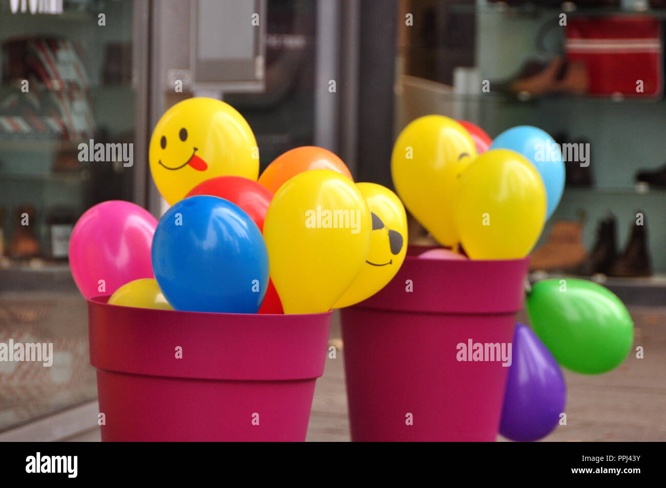 Violet ballons hi-res stock photography and images - Alamy