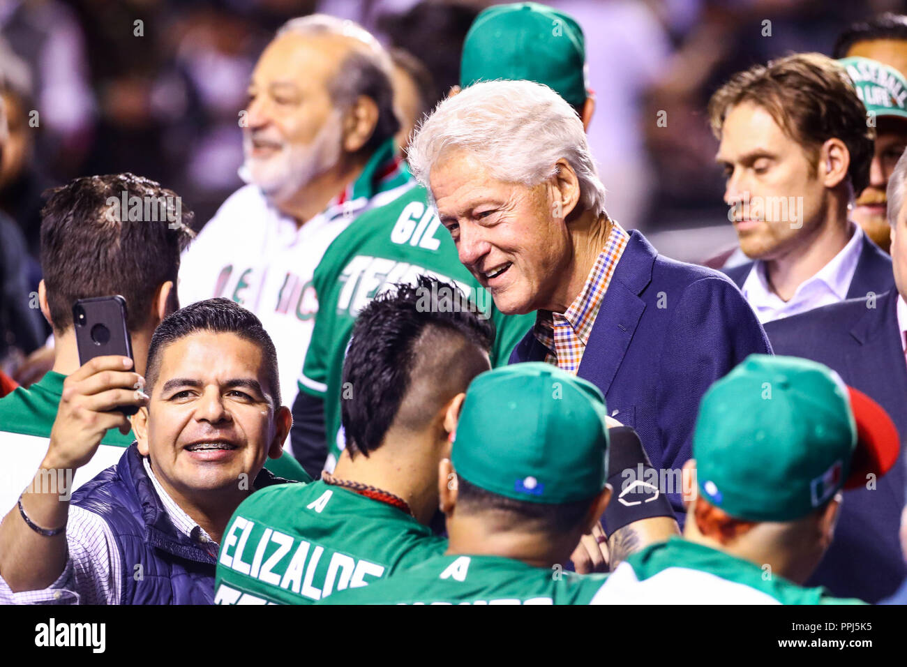 Carlos Bremer, Carlos Slim, Bill Clinton, former president of the ...