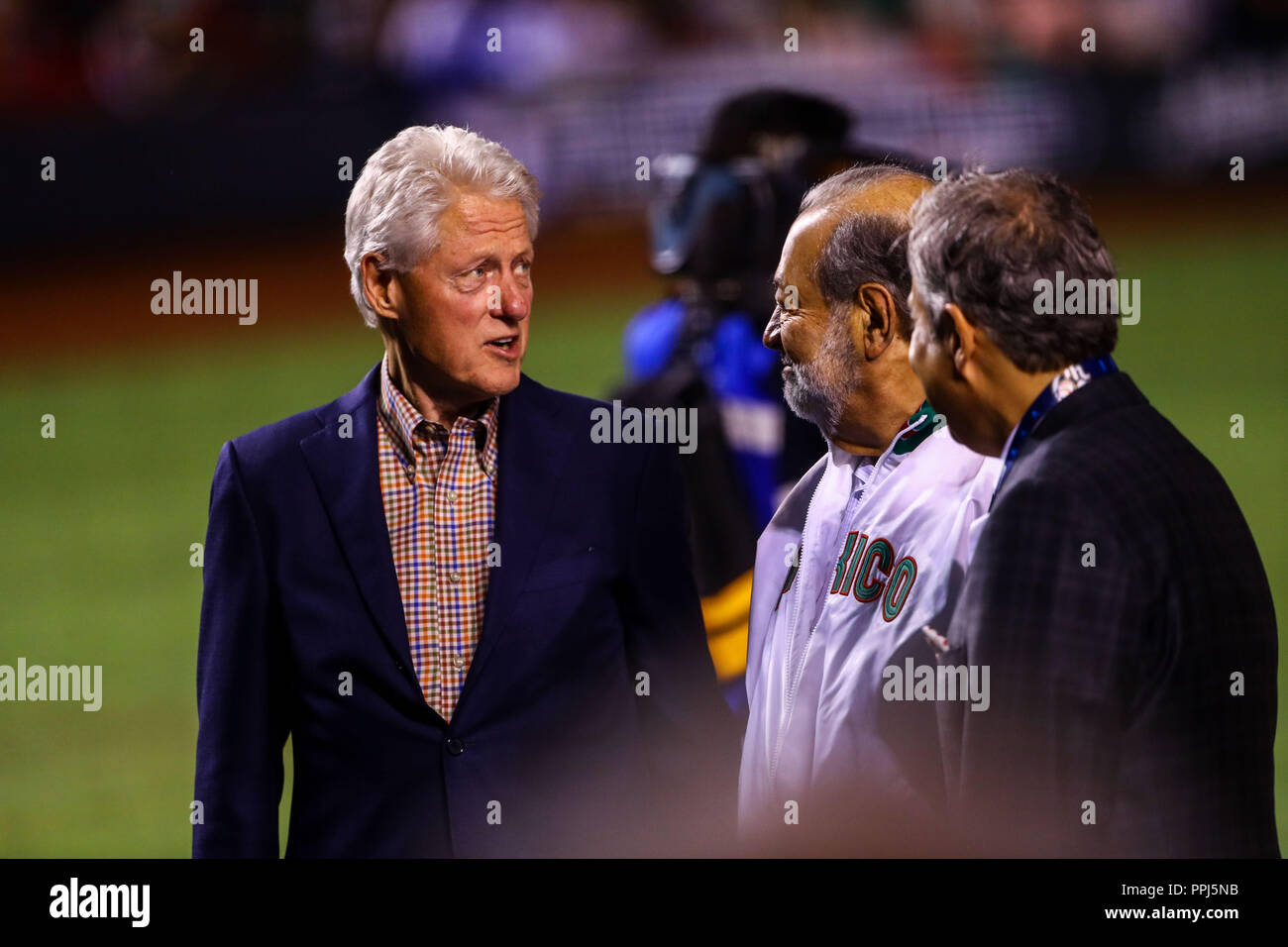 Carlos Bremer, Carlos Slim, Bill Clinton, former president of the ...