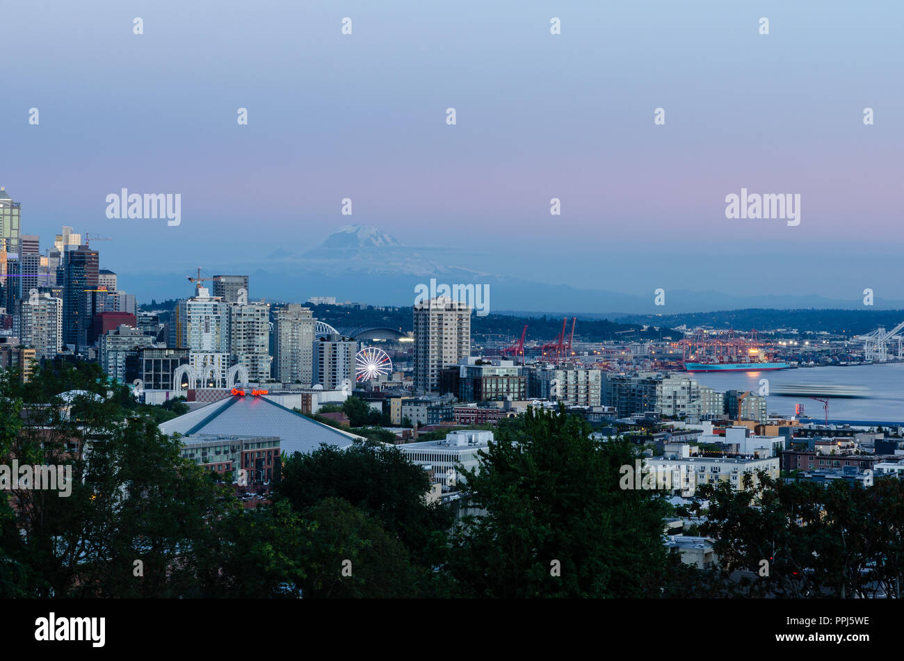 Seattle panorama hi-res stock photography and images - Alamy