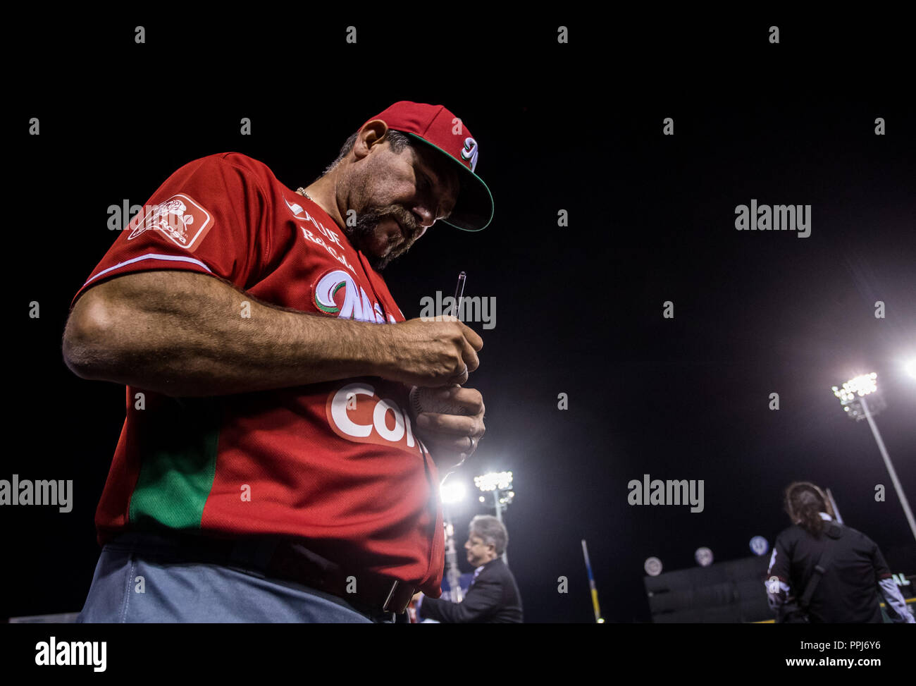 Benjamin Hill manager de Mexico durante la Serie del Caribe . Baseball ...