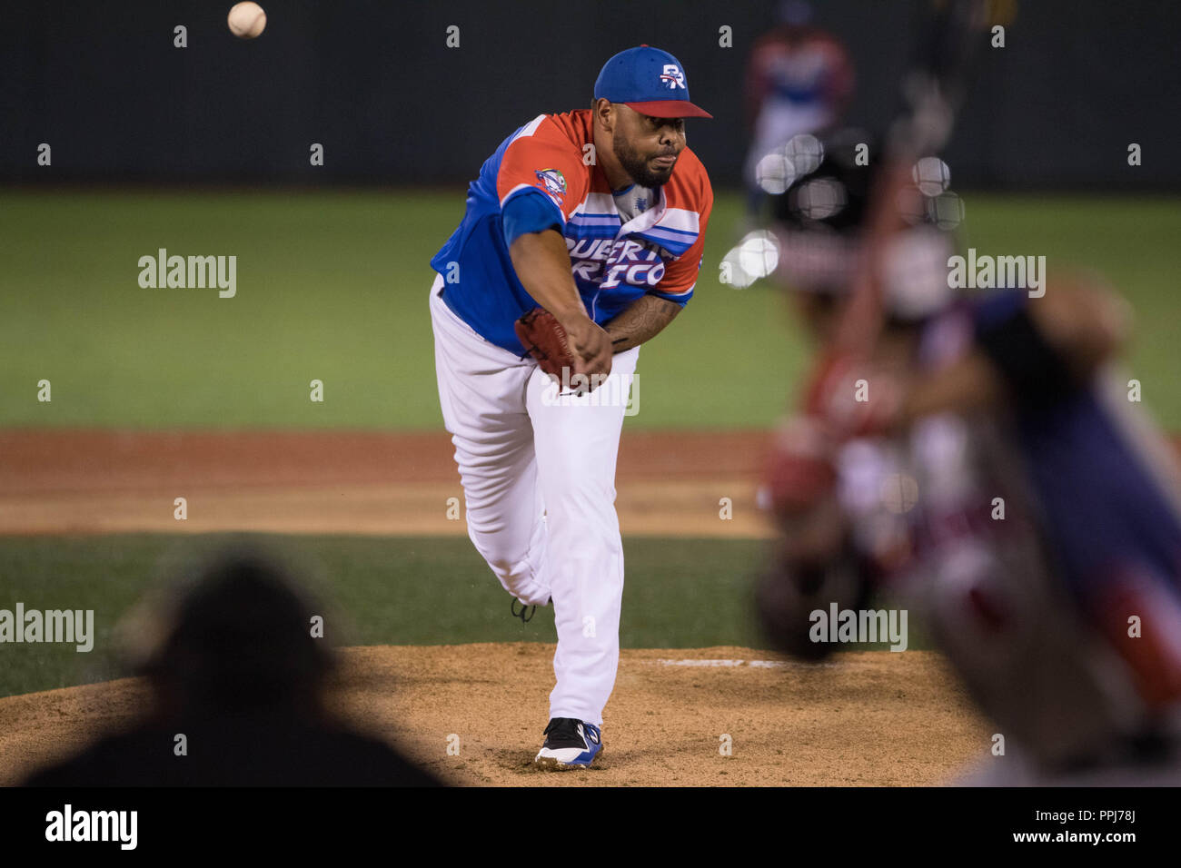 Adalberto Flores, pitcher inicial de Criollos de Caguas de Puerto Rico ...