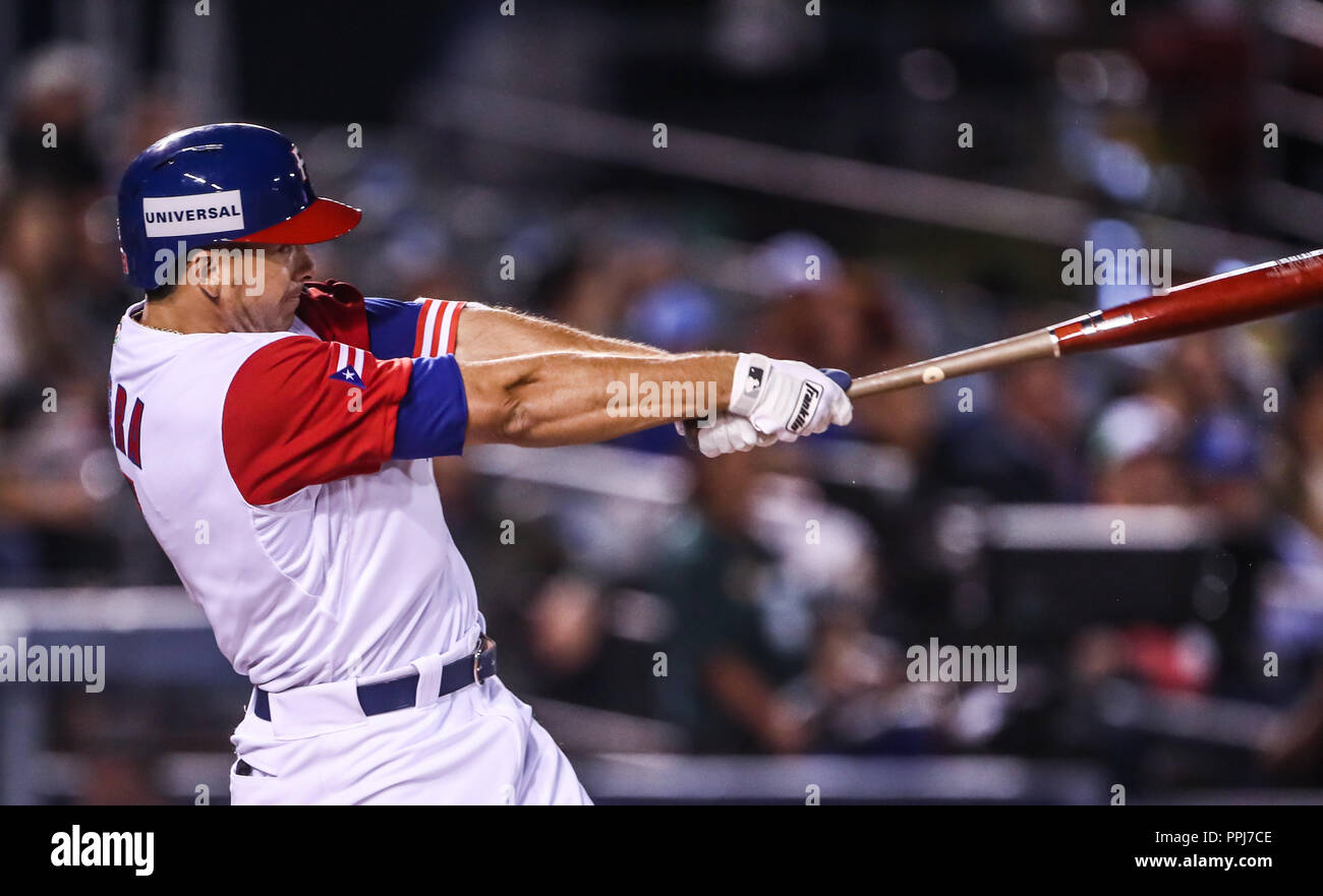 T.J. Rivera (5) de Puerto Rico, durante el World Baseball Classic en ...