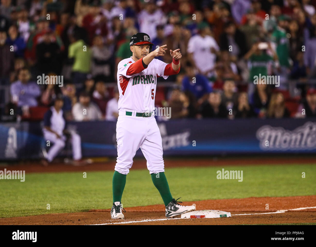Brandon Laird de Mexico, durante el partido entre Mexico vs Puerto Rico ...