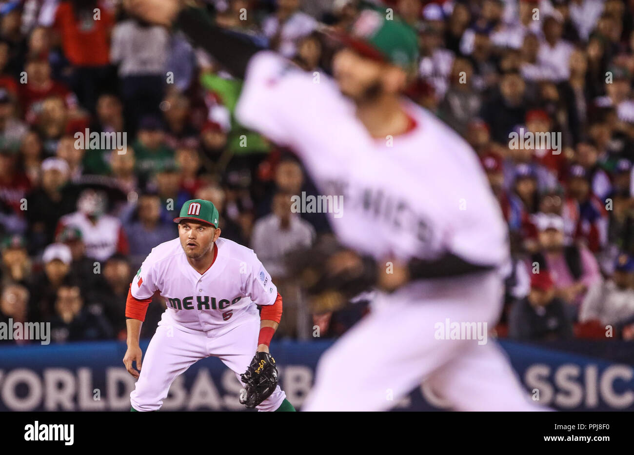 Brandon Laird de MExico, durante el partido entre Mexico vs Puerto Rico ...