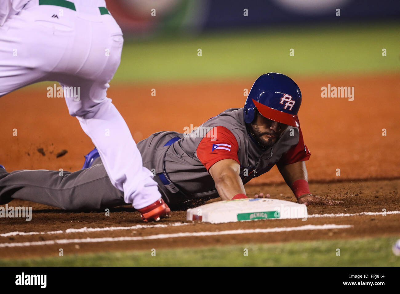 Reymond fuentes hi-res stock photography and images - Alamy