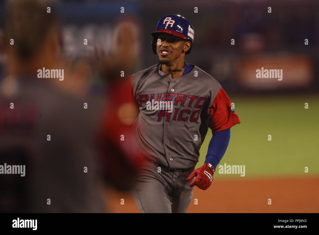 Francisco Lindor de Puerto Rico ,conecta un cuadrangular a Miguel ...