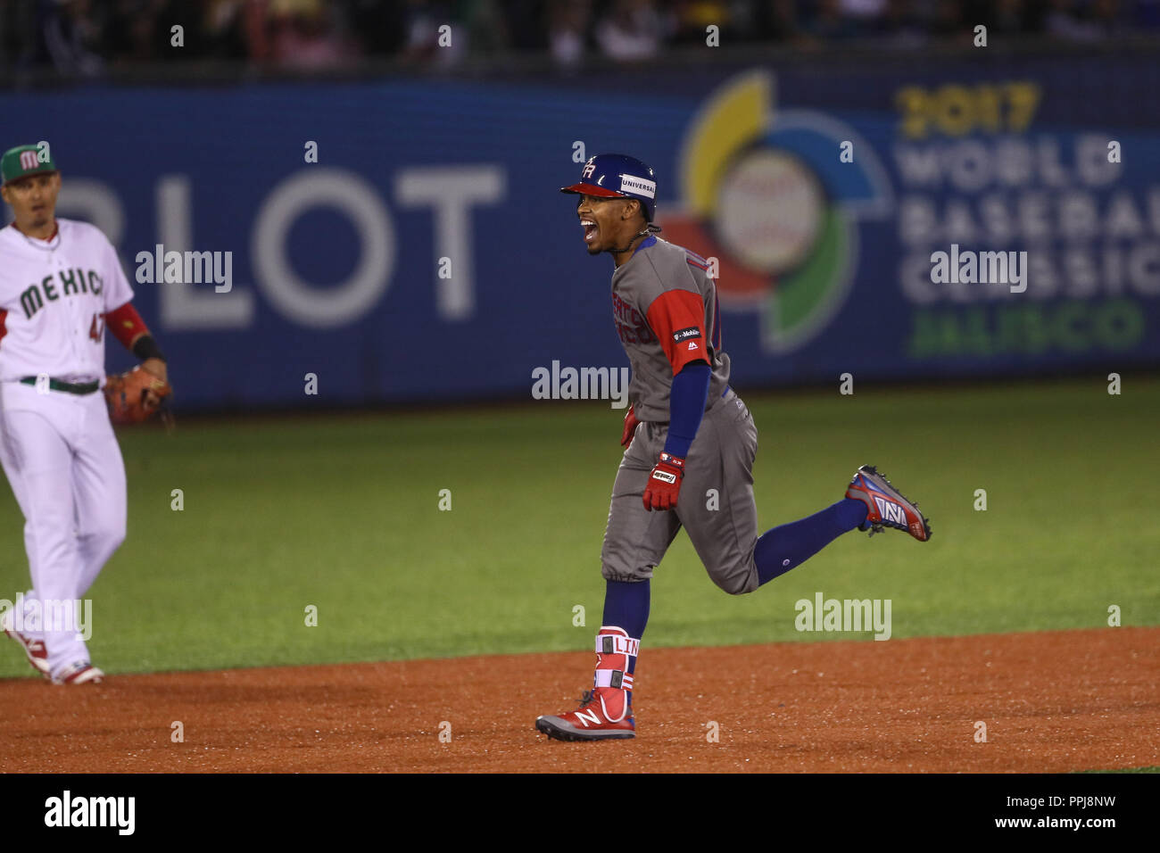 Francisco Lindor de Puerto Rico ,conecta un cuadrangular a Miguel ...