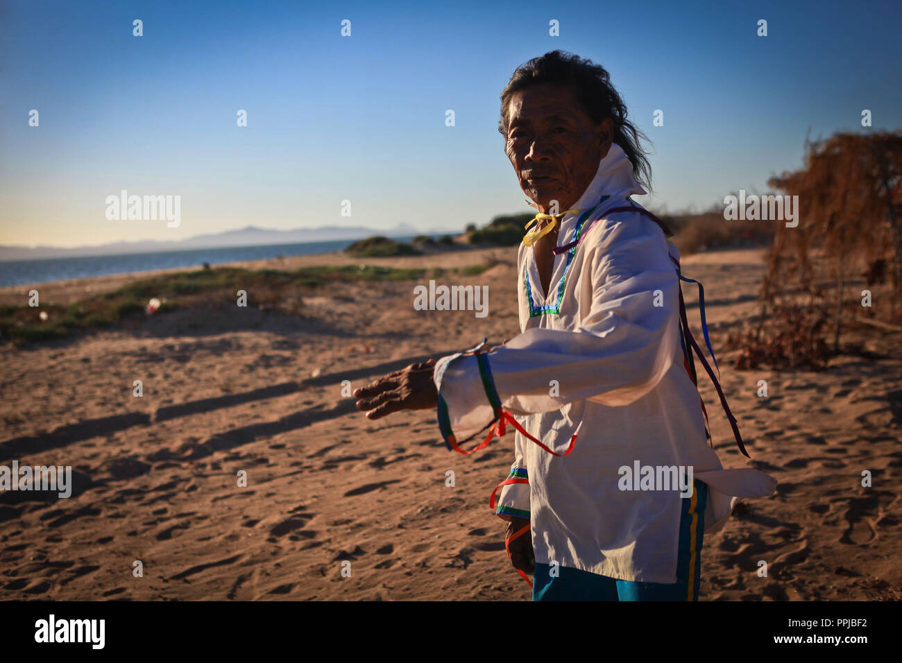 Francisco Barnett, shaman of the Seri ethnic group, enriched as El ...