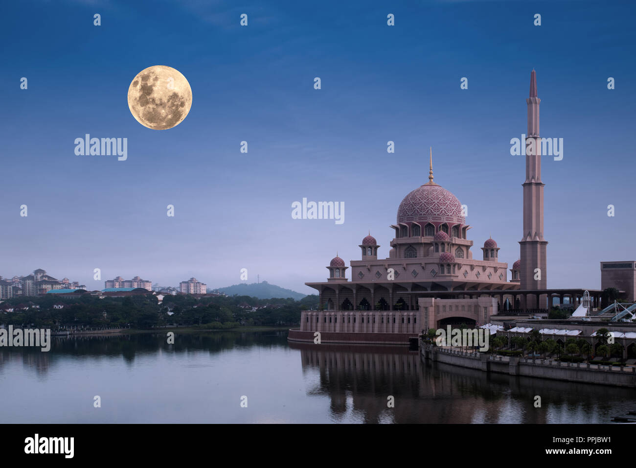 Landscape beautiful of Putra mosque on the night Stock Photo - Alamy