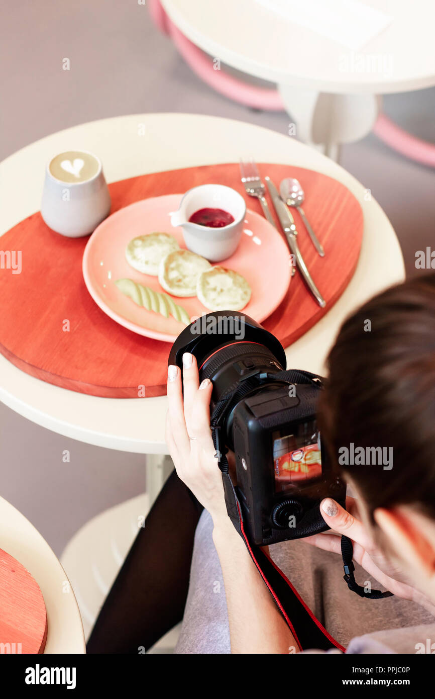 Cafe photoshoot hi-res stock photography and images - Alamy
