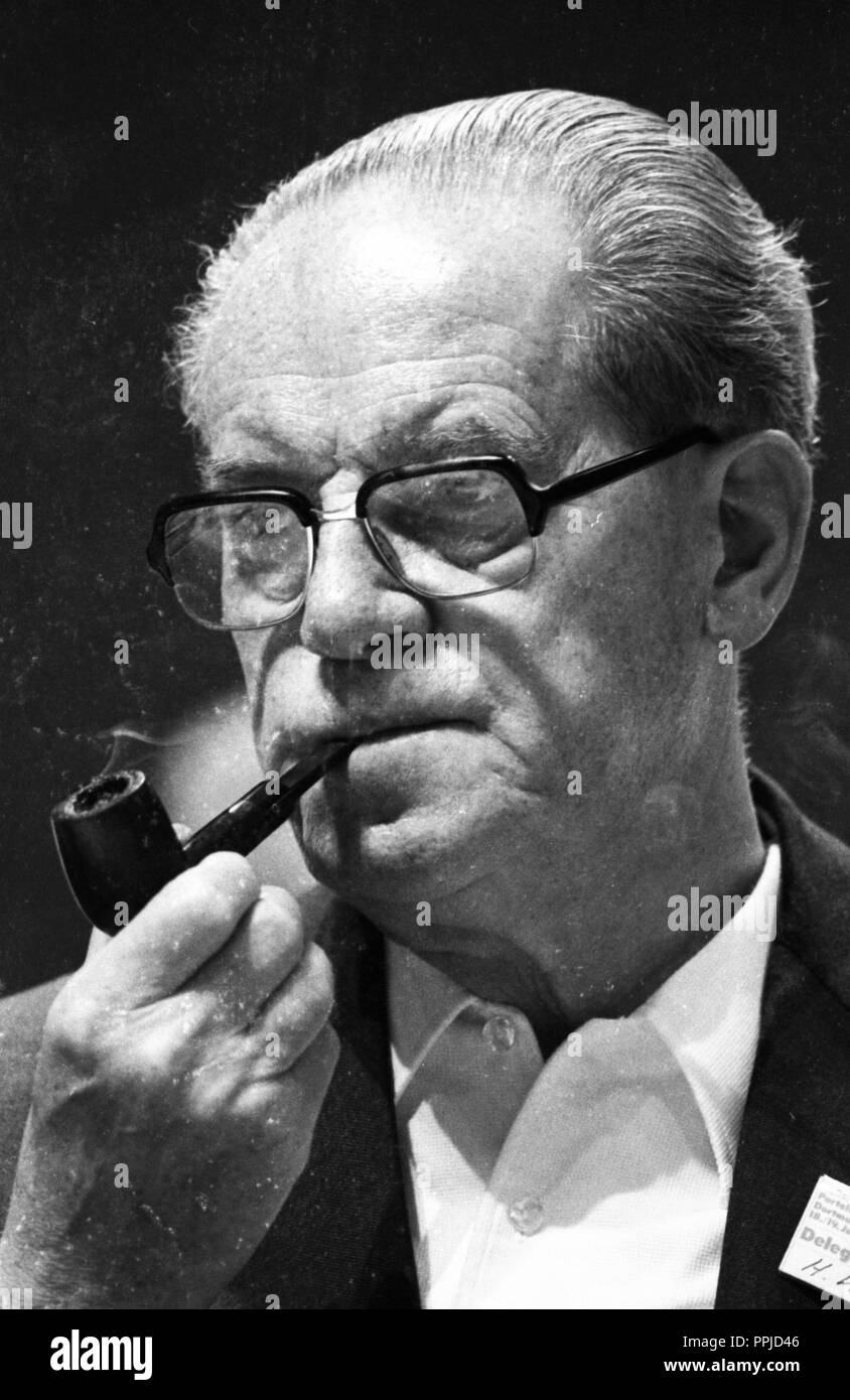 Herbert Wehner High Resolution Stock Photography and Images - Alamy