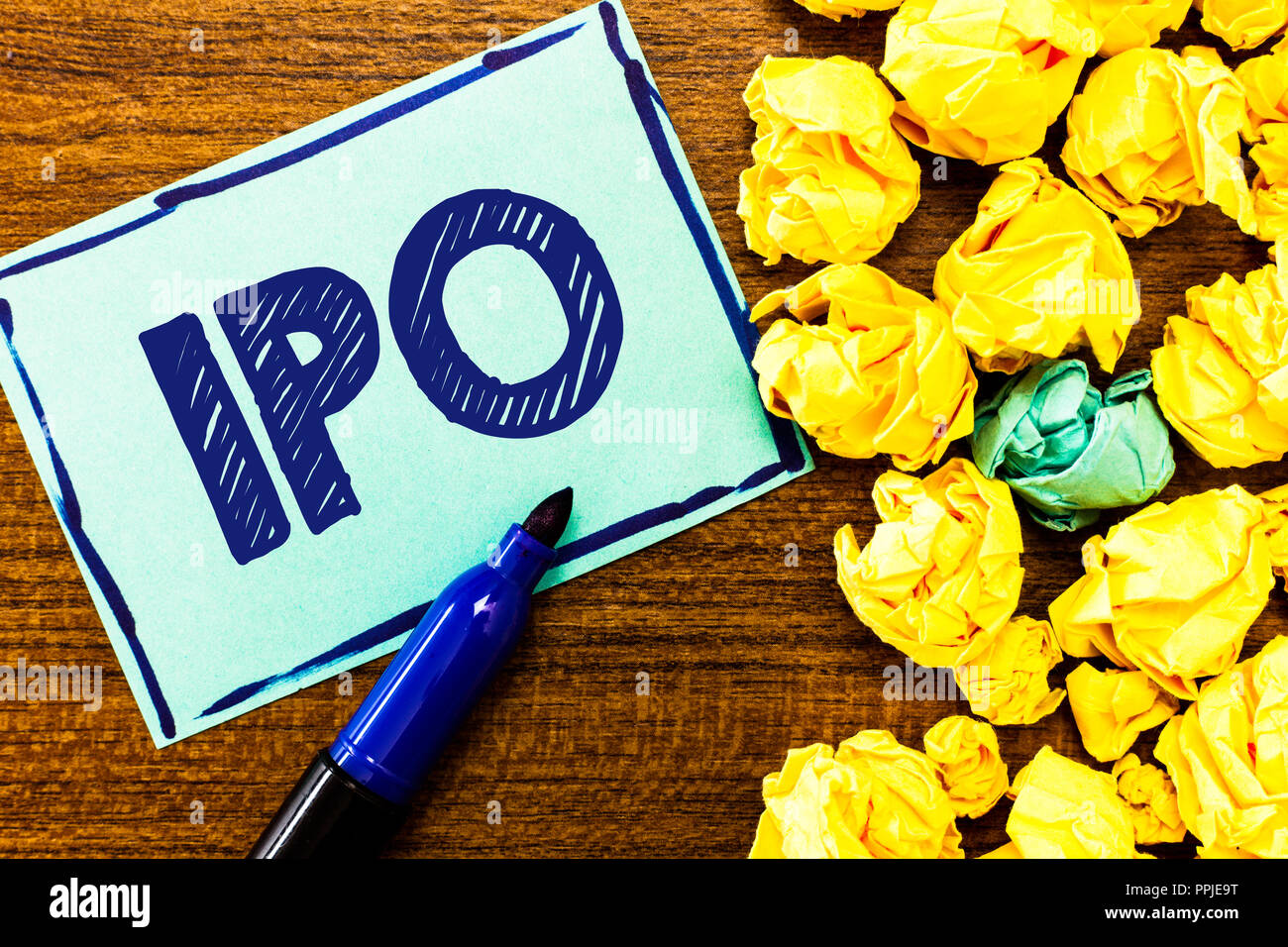 Issued chart hi-res stock photography and images - Alamy