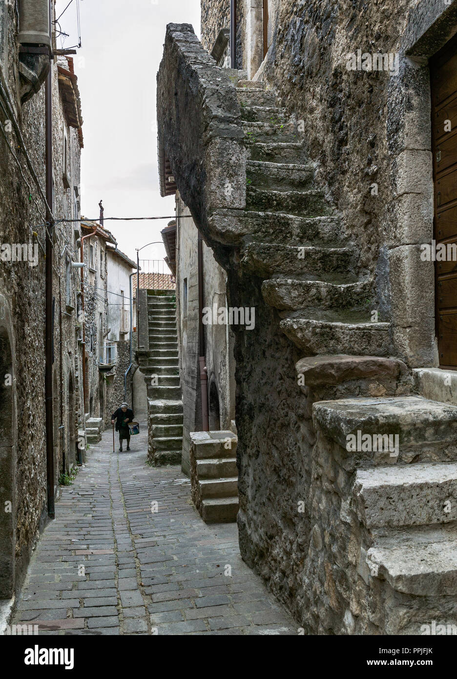 Castelvecchio calvisio abruzzo hi-res stock photography and images - Alamy