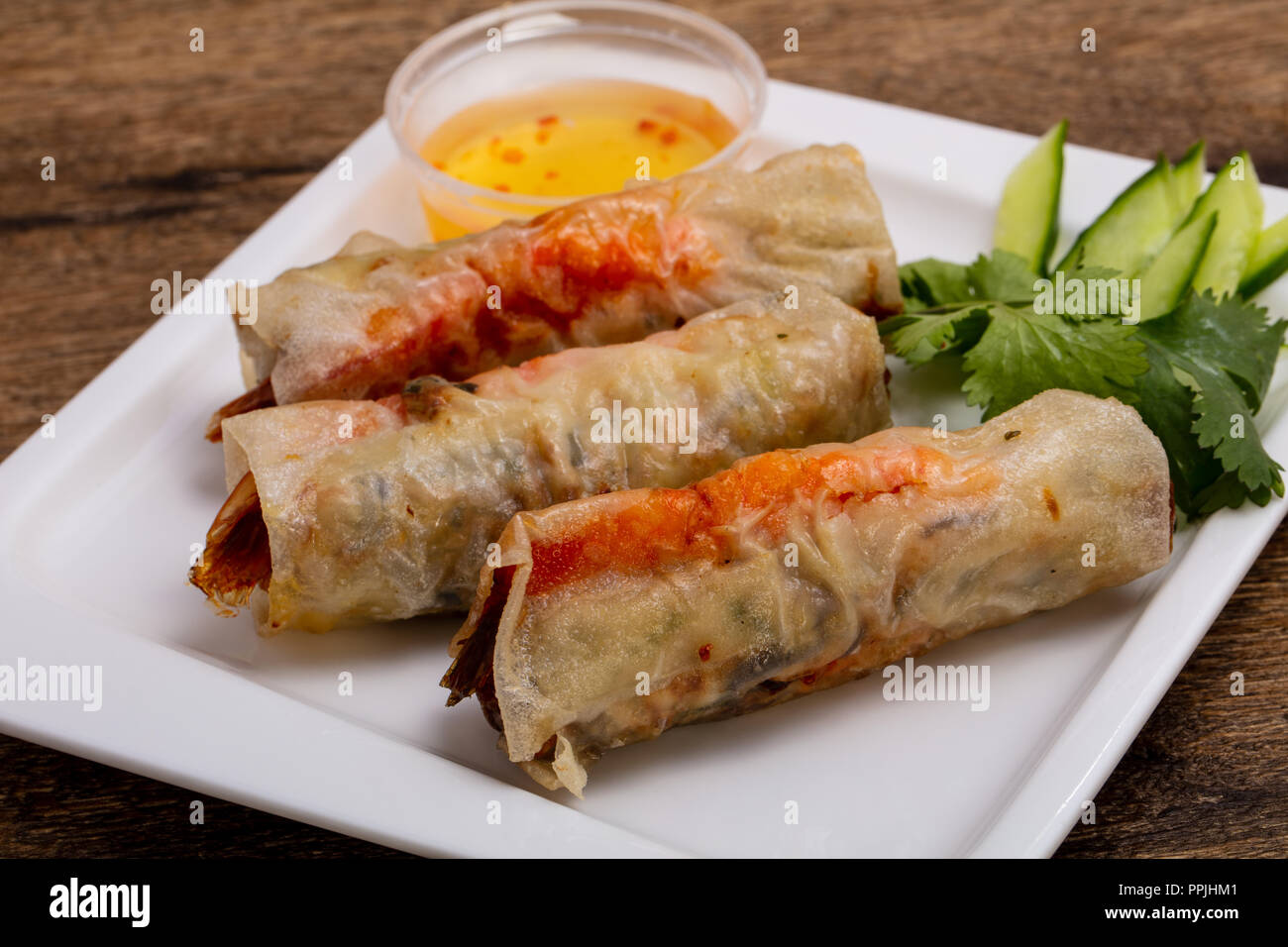 Vietnamese spring roll with prawn Stock Photo - Alamy