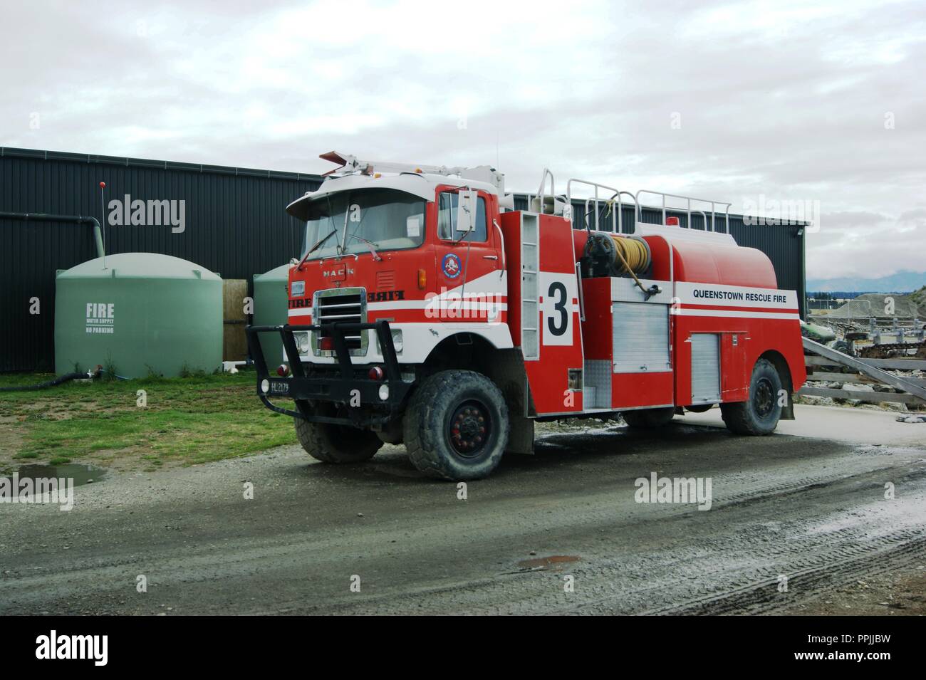 Airport fire tender hi-res stock photography and images - Alamy