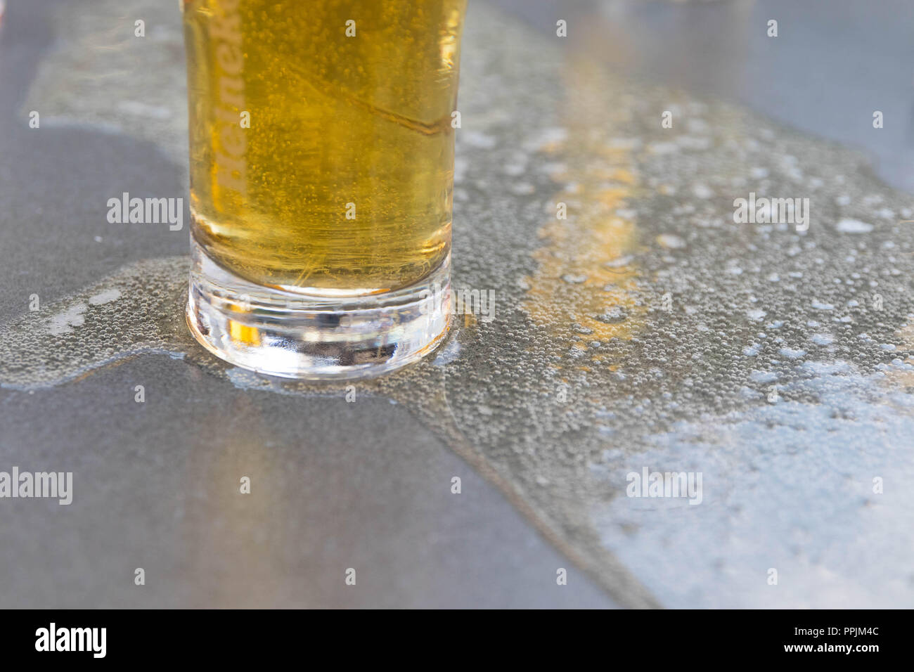 Spilled beer hi-res stock photography and images - Alamy
