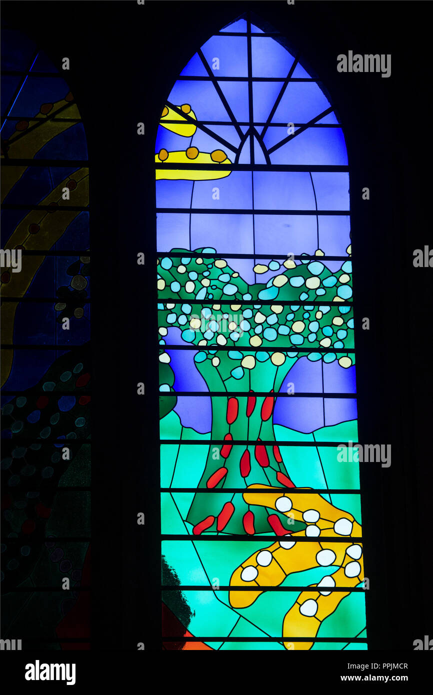 The Queen's Window, a new stained glass window at Westminster Abbey ...