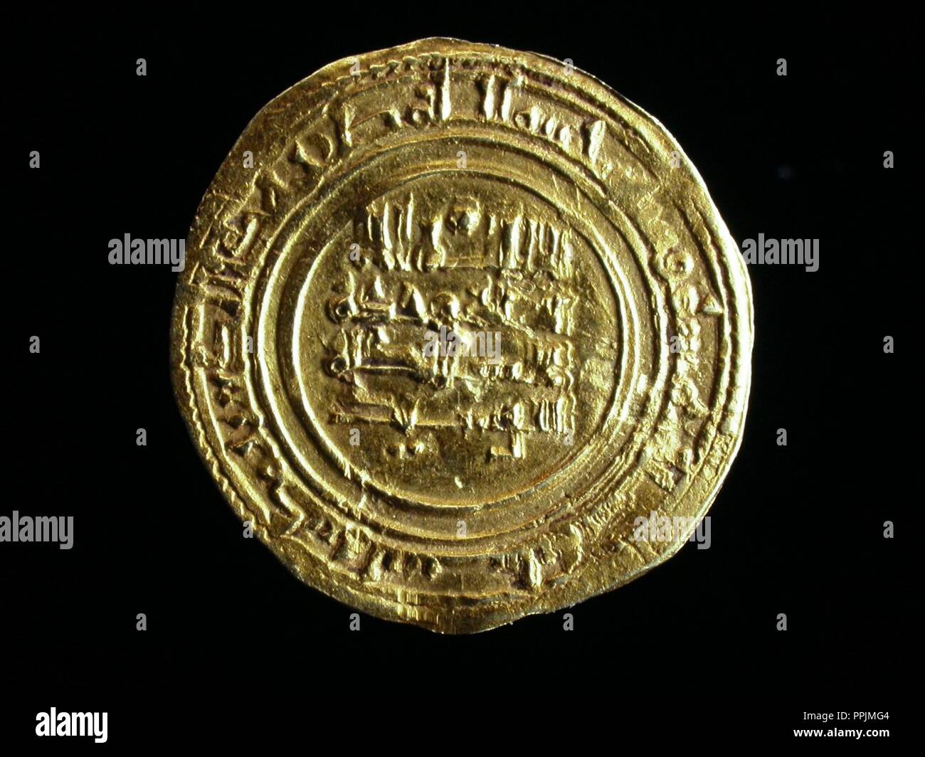 Gold dinar obverse hi-res stock photography and images - Alamy