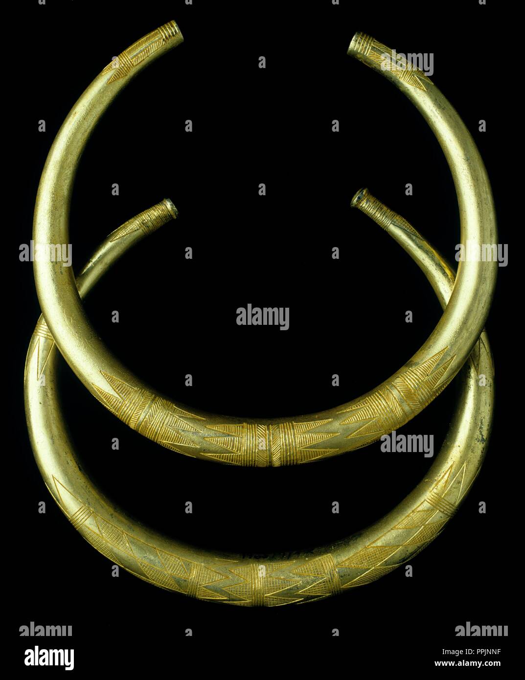 TORQUES DE ORO DEL TESORO DE BERZOCANA. BRONCE JOYERIA. (DEPOSITO ...