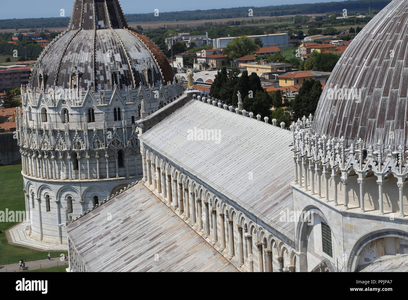 Romanesque cathedral 12th century hi-res stock photography and images ...