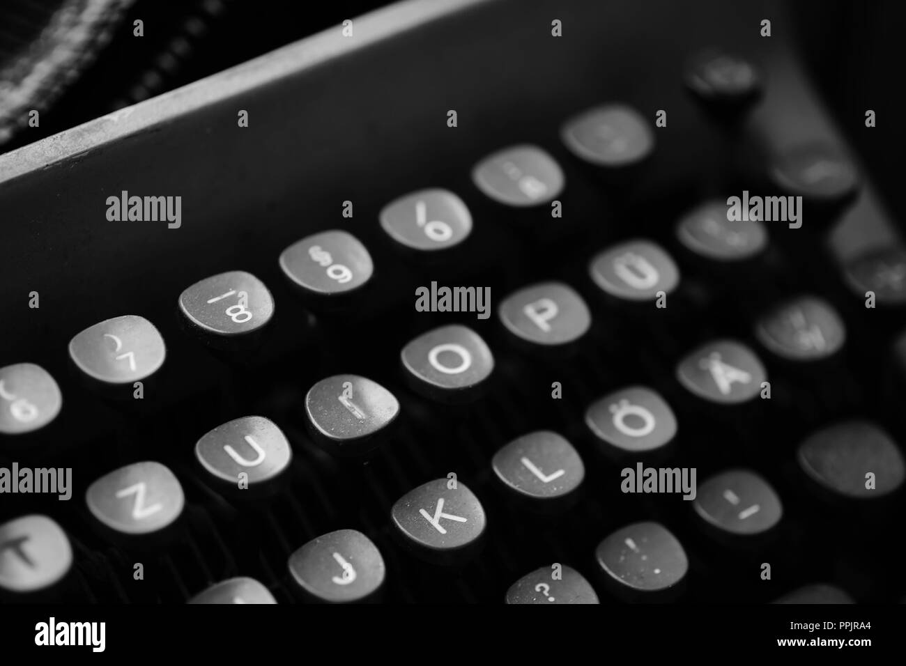 Keys with letters on an old typewriter Stock Photo - Alamy