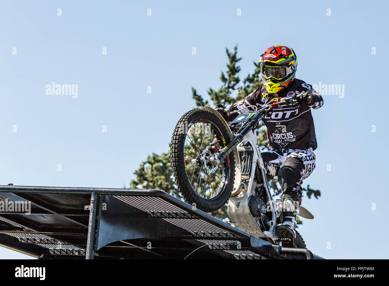 Stuntmen show stunt on atvs hi-res stock photography and images - Alamy