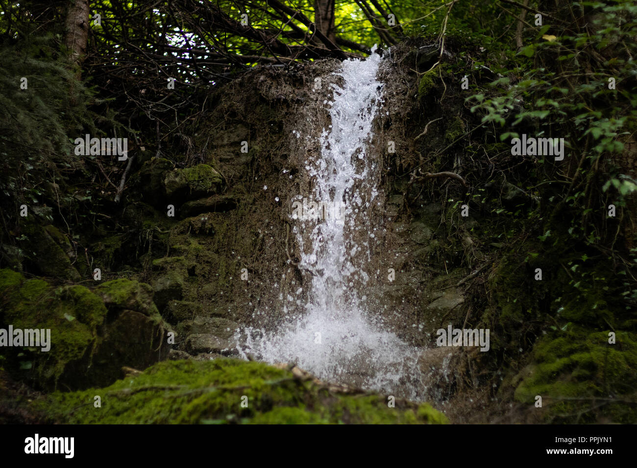 Waterfall backgrounds hi-res stock photography and images - Alamy