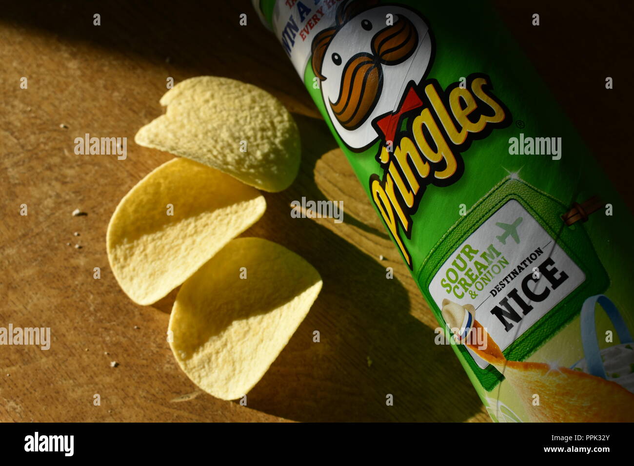 Pringles crisps uk hi-res stock photography and images - Alamy